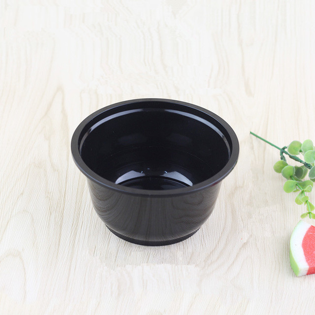 Round disposable plastic food container