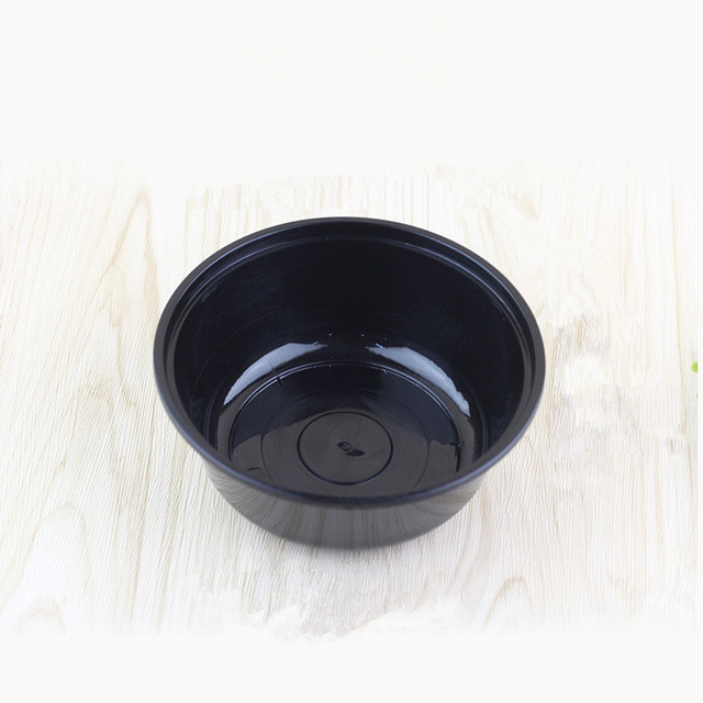 Round disposable plastic food container