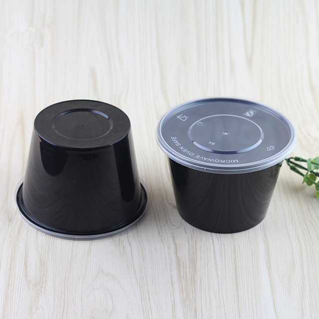 Round disposable plastic food container